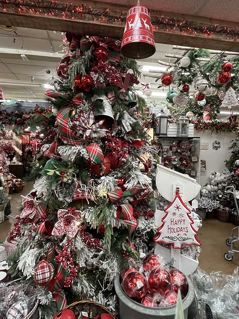 Top 20 Christmas Tree Trends That Will Wow Your Guests!