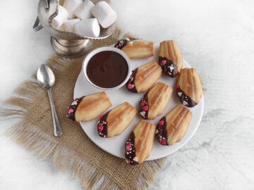 Madeleine Cake Easy Recipe - Perfectly Shaped and Delicious!