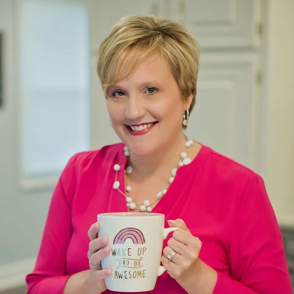 Tracie Fobes Helps Bloggers Succeed - August Inspiring Mompreneur